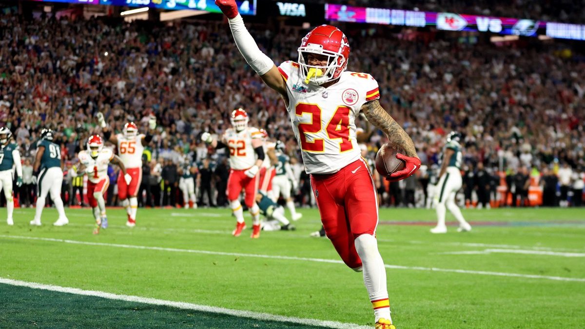 Source: 49ers acquire receiver Skyy Moore in trade with Chiefs – NBC ...