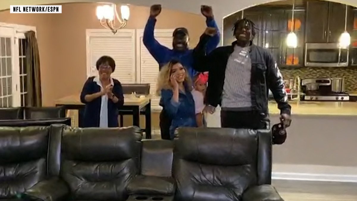 Watch Javon Kinlaw’s dad fall to floor after 49ers drafted his son ...
