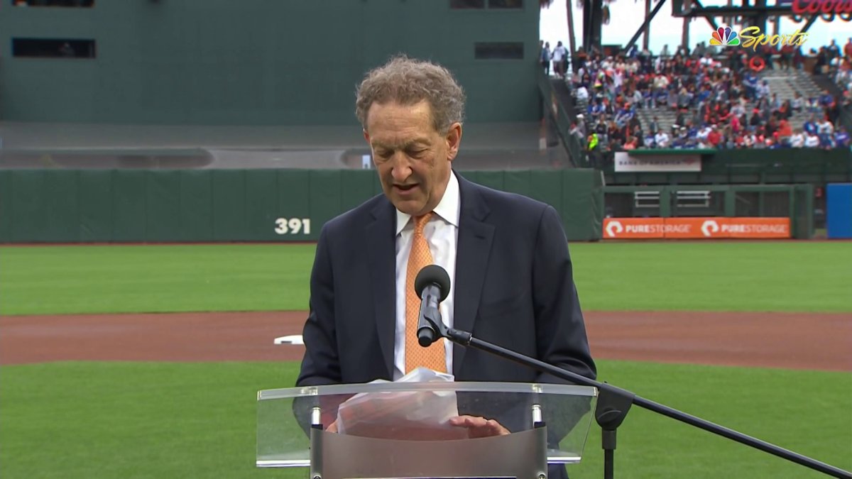 Larry Baer, Hunter Pence unveil Giants Wall of Fame plaque at Oracle ...