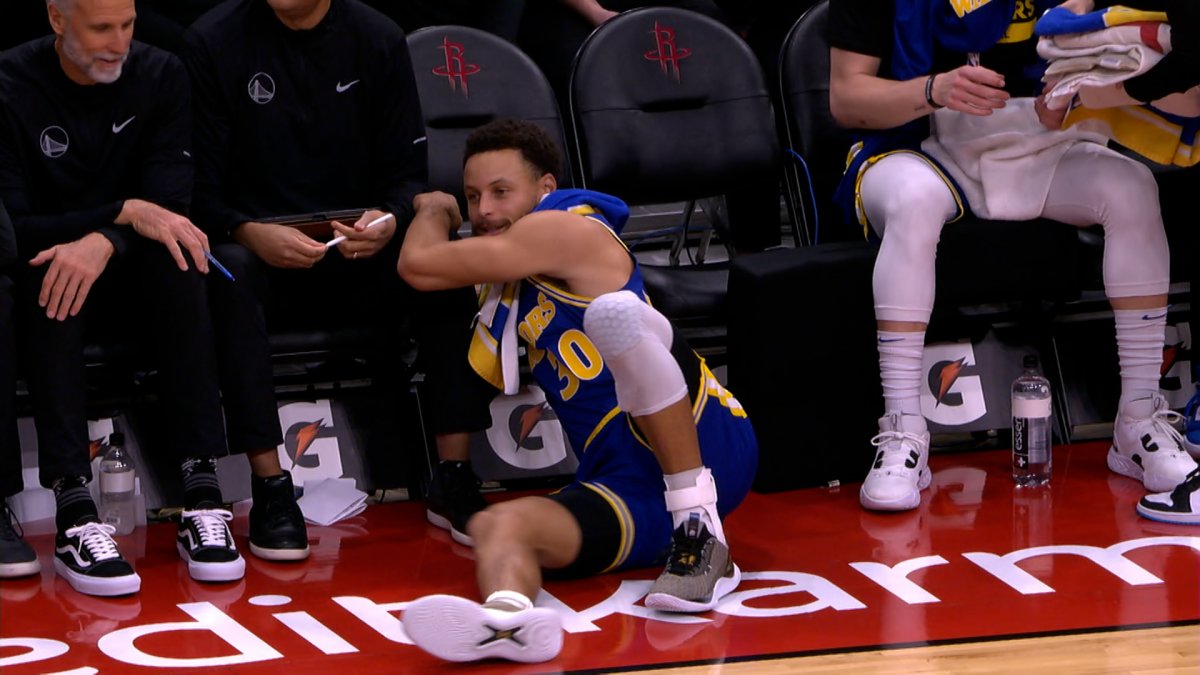 Steph Curry falls from chair after Jonathan Kuminga dunk in Warriors ...