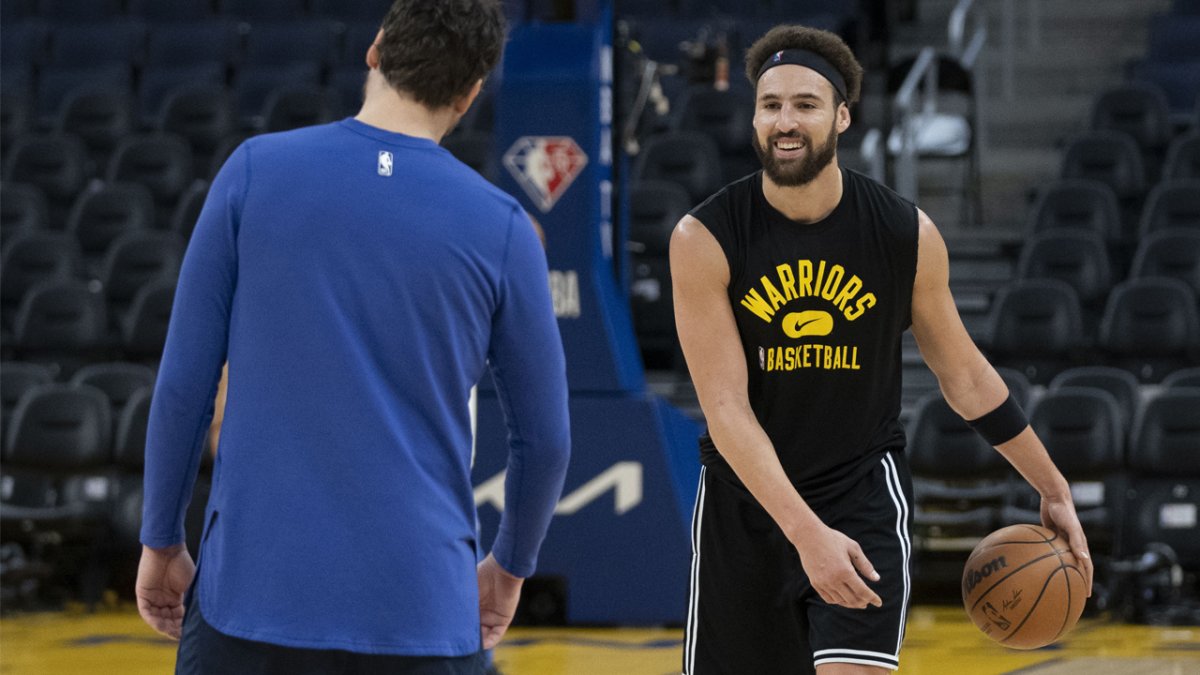 Klay Thompson plays with Steph Curry, Andrew Wiggins, will start upon ...