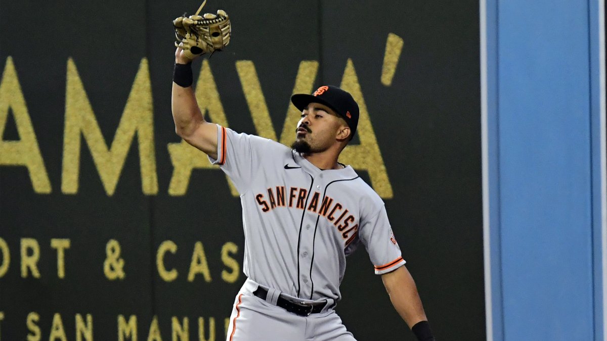 LaMonte Wade Jr.’s great NLDS Game 4 catch saves Giants from disaster ...