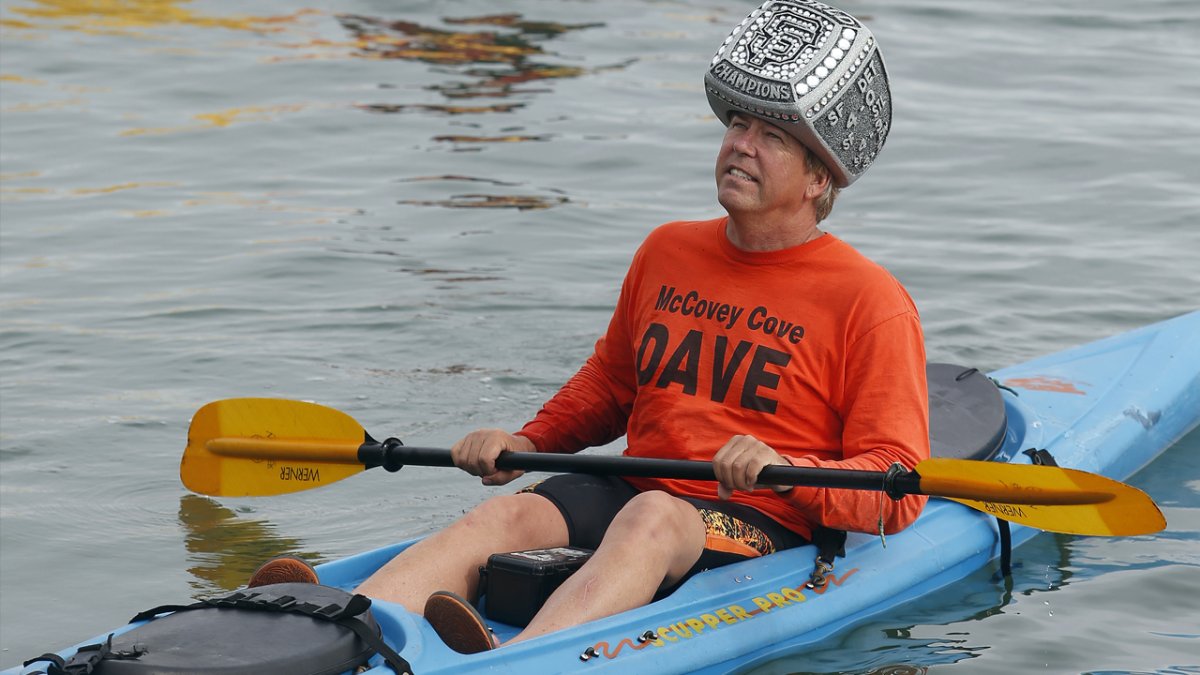 Giants fan McCovey Cove Dave wearing ‘Beat LA’ mask at Dodgers-Braves ...