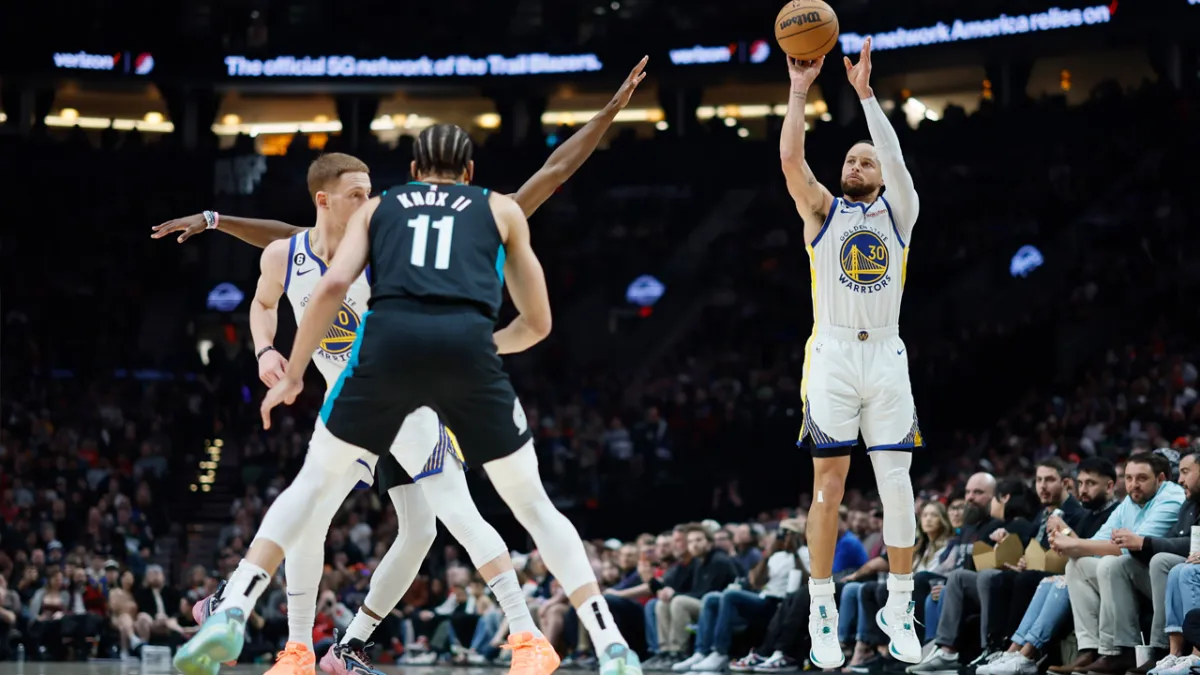 Warriors score NBA first-quarter-record 55 points vs. Trail Blazers ...