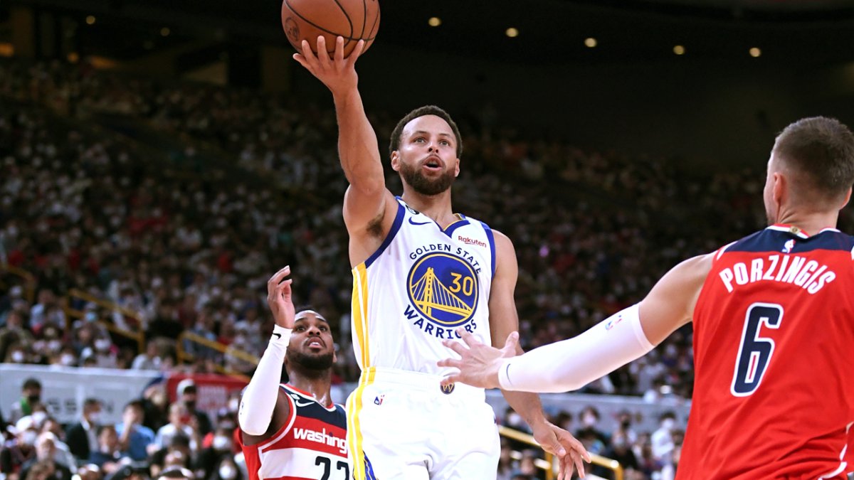 Steph Curry amazingly gets triple-teamed during Warriors’ preseason ...