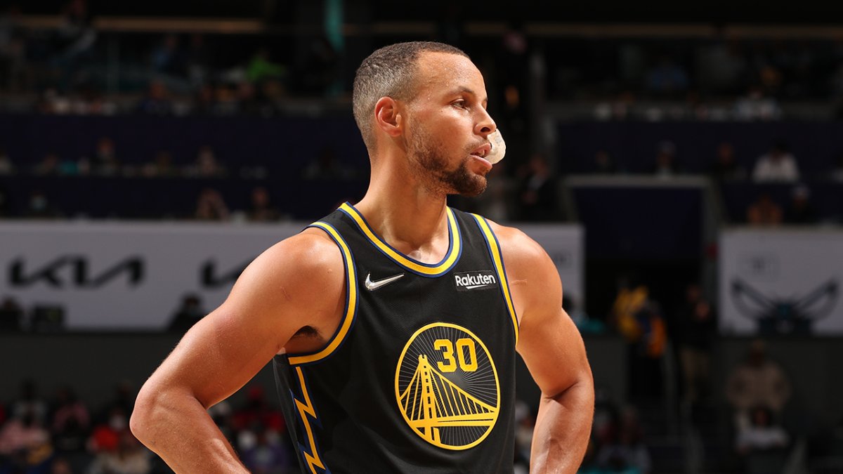 Steph Curry had perfect reaction to Gary Payton II strong and-one – NBC ...