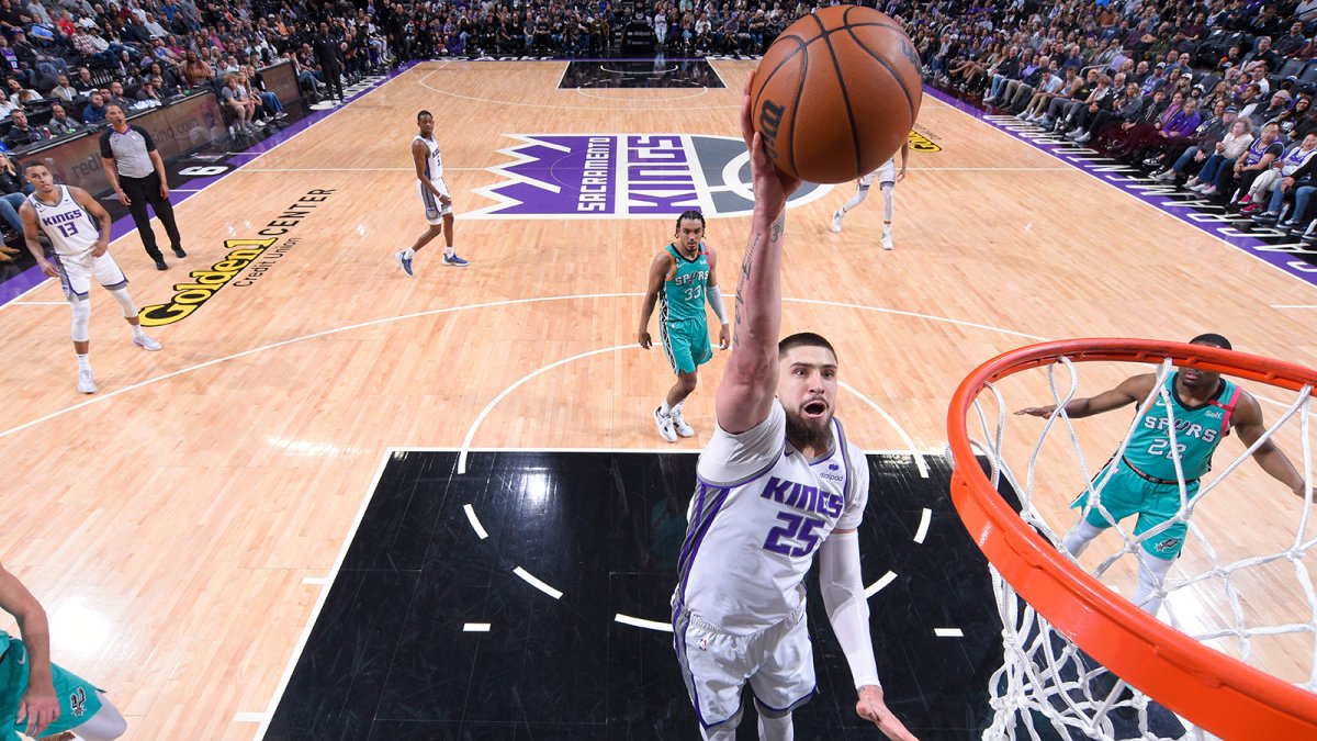 NBA playoffs: Alex Len making late-season push to join Kings rotation ...