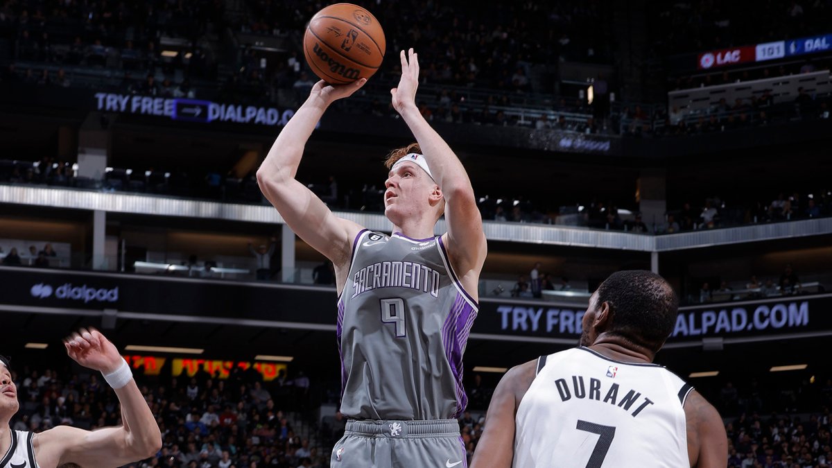 Kings’ Kevin Huerter playing like Steph Curry, Klay Thompson, per Kevin ...