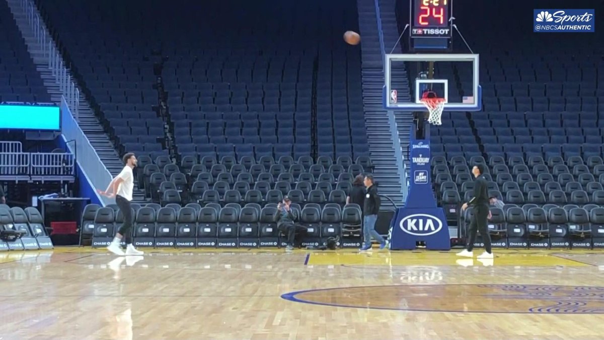 Klay Thompson calls Steph Curry on FaceTime to end kids’ toy drive ...