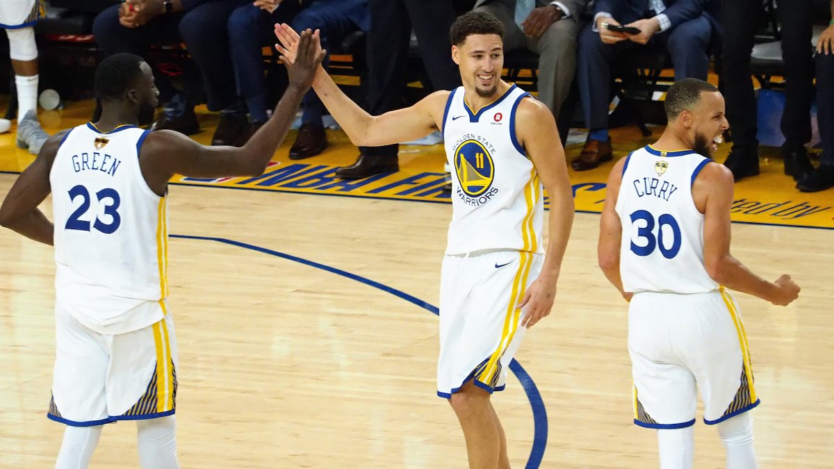 Steph Curry inspired by 13-year-old basketball player with one arm ...