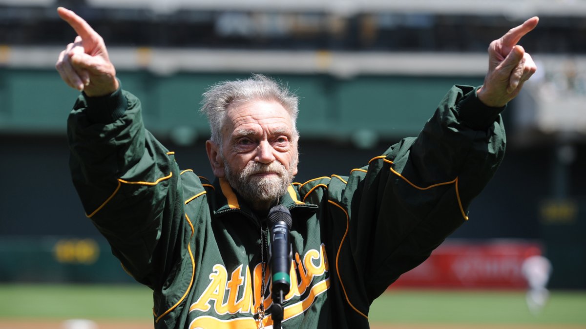 Roy Steele, A’s ‘Voice of God’ and legendary PA announcer, dies at ...