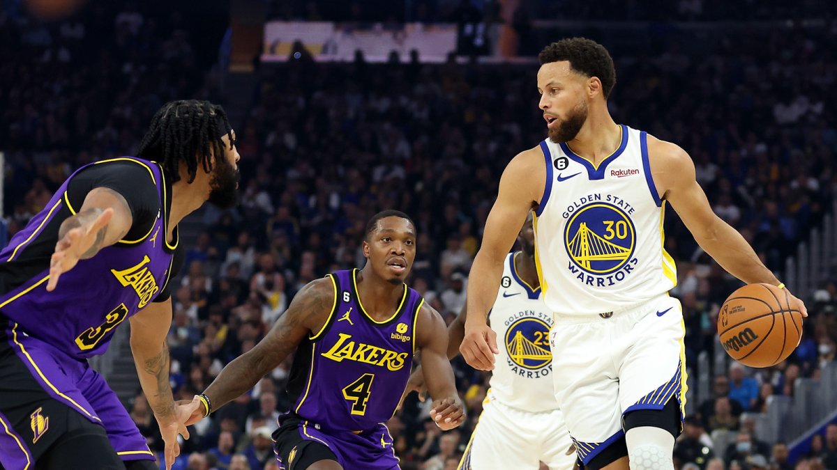 Steph Curry’s incredible shot fake completely shakes Anthony Davis in ...