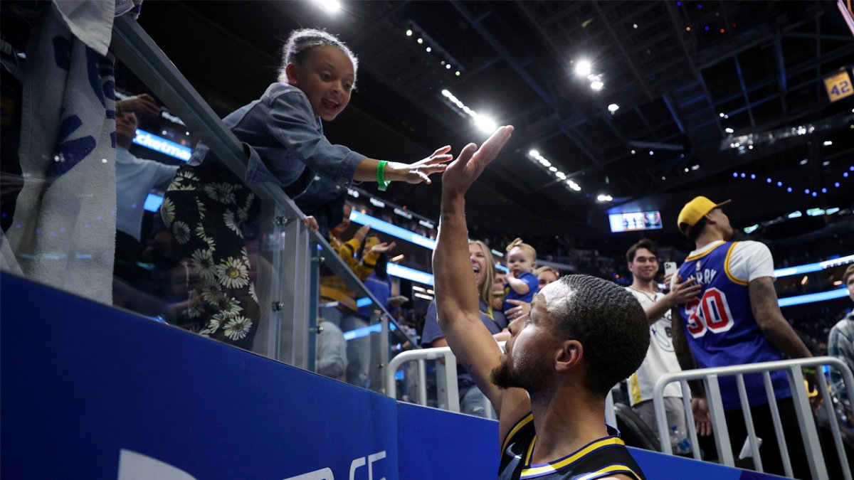 Watch Steph Curry’s adorable Game 5 celebration dance with daughter ...