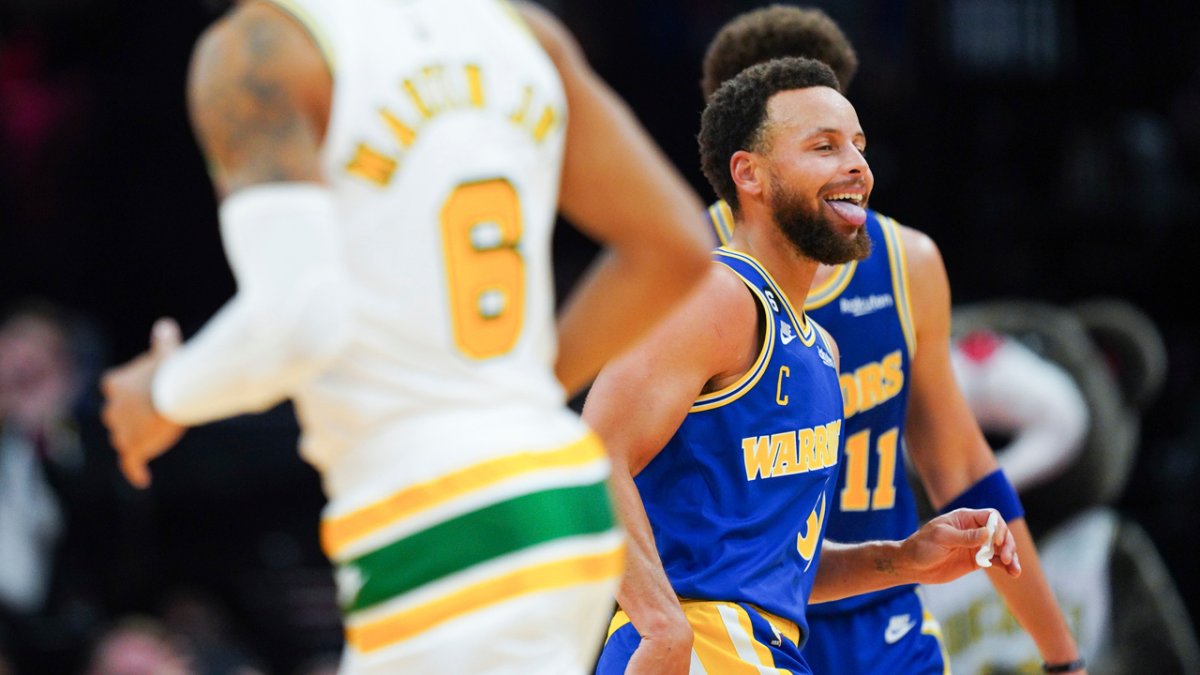 Steph Curry becomes second oldest NBA player with 30-point, 15-assist ...
