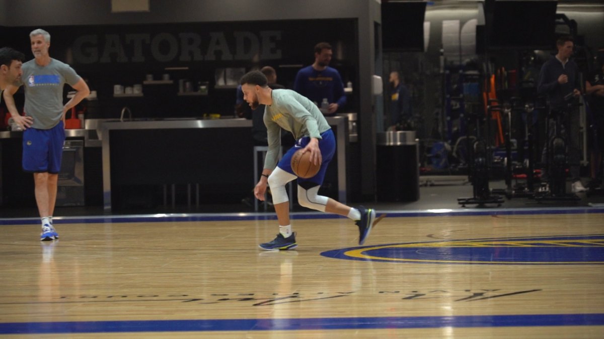 Steph Curry looks great doing shooting drills on Warriors practice ...