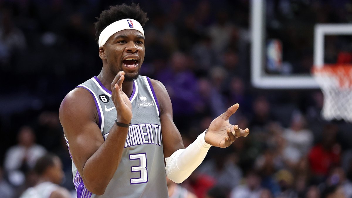 Terence Davis makes NBA history in Kings’ statement win, credits Mike ...