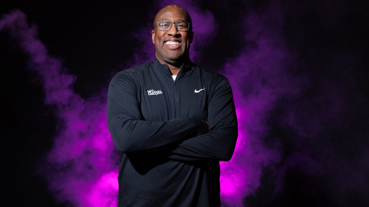 Kings’ Mike Brown salutes 49ers faithful after attending win vs ...