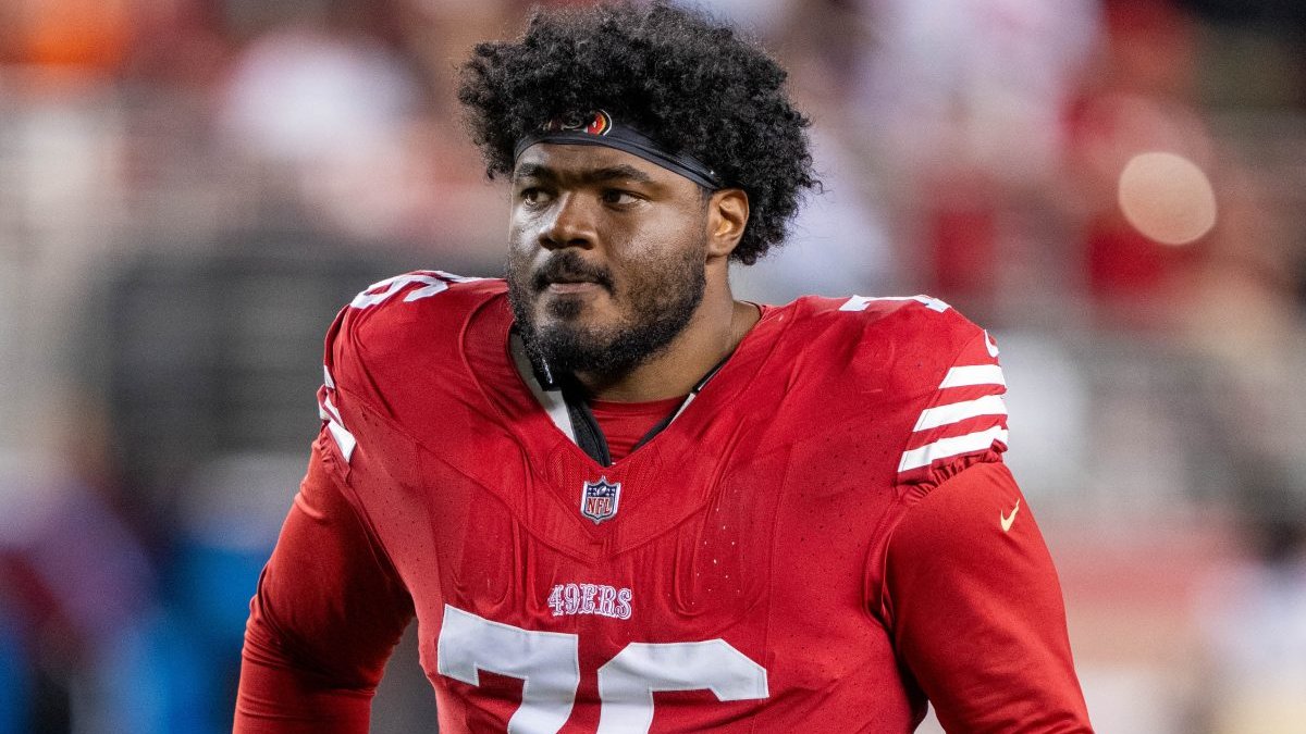 49ers’ Trent Williams, John Lynch praise Jaylon Moore’s recent ...