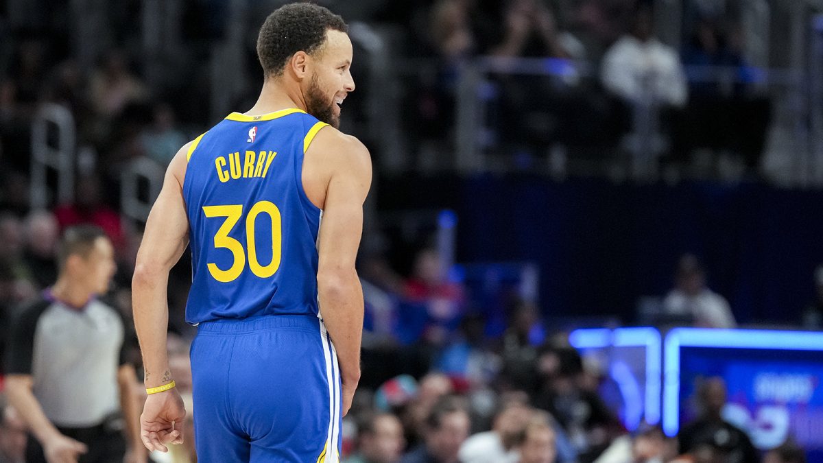 Unbelievable Steph Curry Stat Puts Warriors Offensive Woes Into