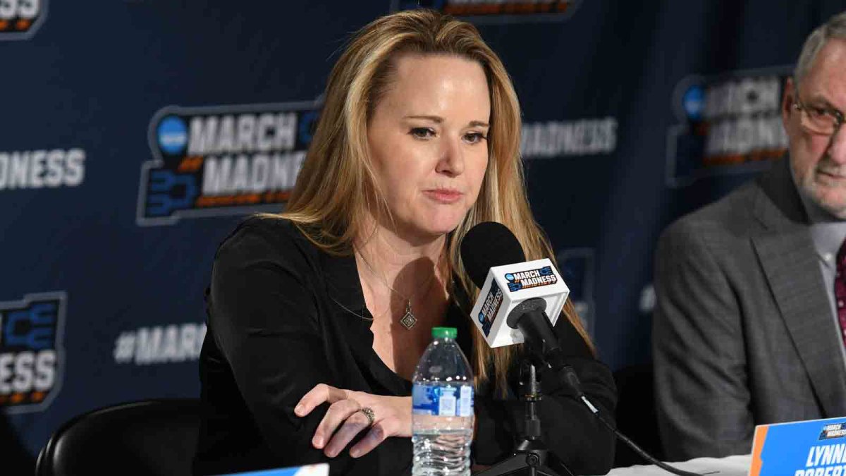 Utah coach says her team had to switch hotels after racist attacks ...
