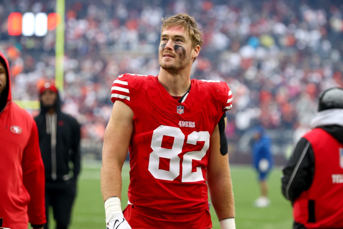 49ers reunite with Ross Dwelley, sign tight end to one-year contract ...
