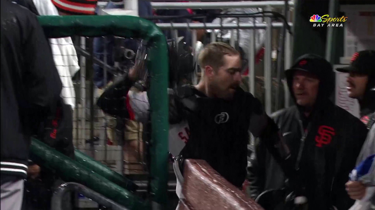 Giants’ Tom Murphy angrily slams gear after sustaining knee injury in ...