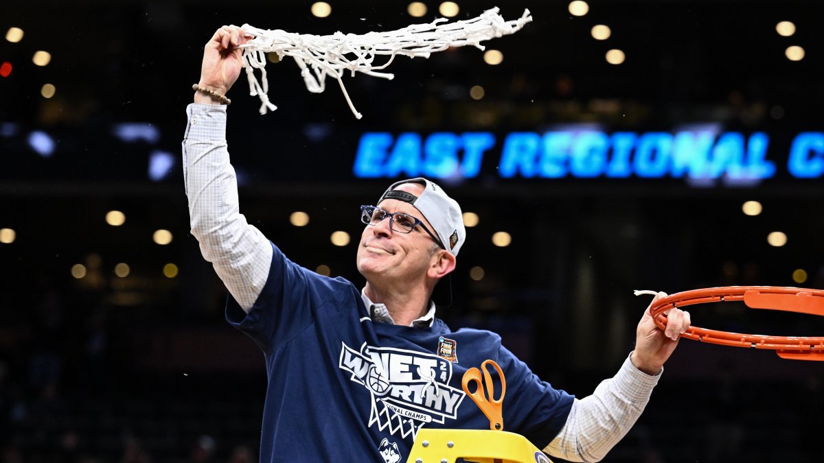 NBA rumors: Dan Hurley rejects down Lakers offer, will return to UConn ...
