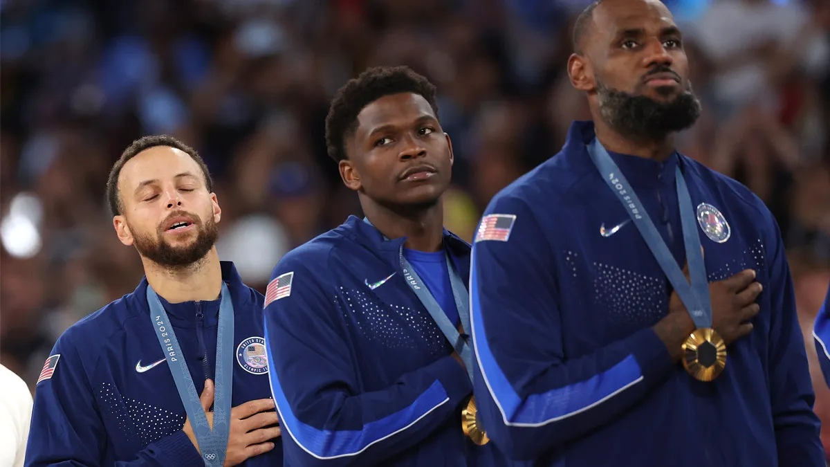 Steph Curry joyously sings national anthem in Olympics medal ceremony ...