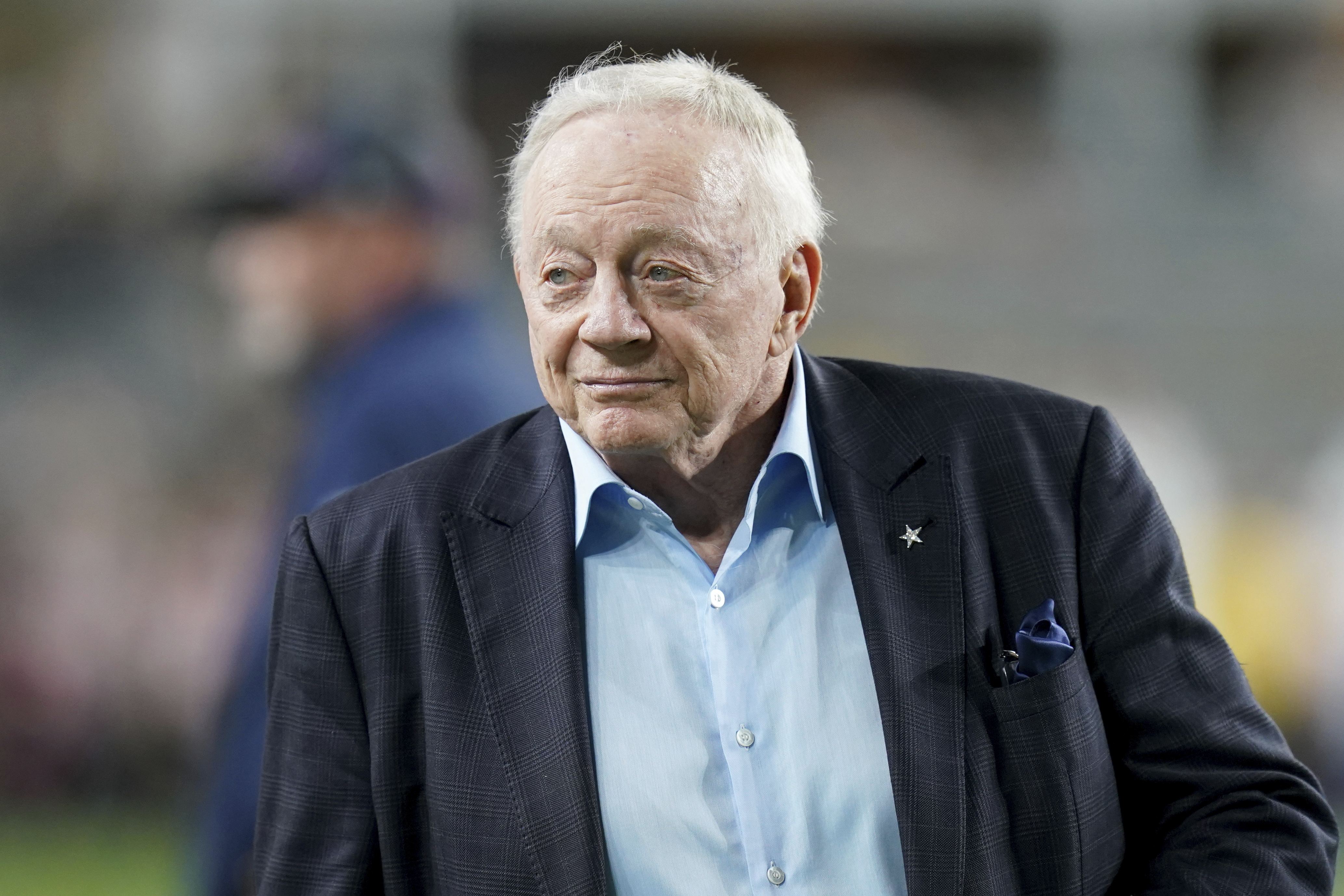 Jerry Jones’ family car hit by barricade before 49ers vs. Cowboys game ...