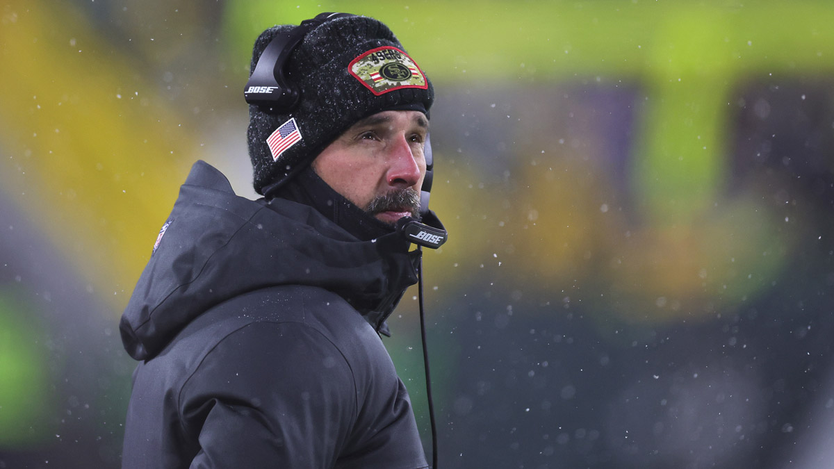 Kyle Shanahan recalls odd outfit for 49ers’ 2022 snow game vs. Packers ...