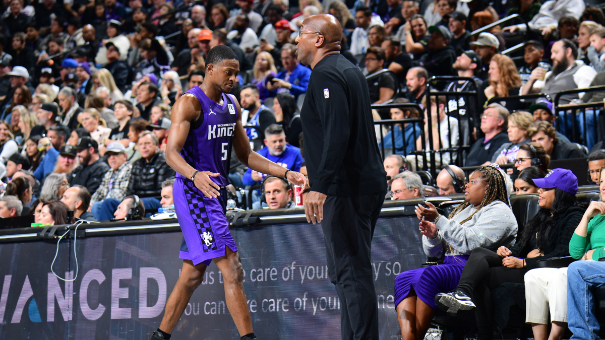 Kings’ Mike Brown firing ‘surprising’ to De’Aaron Fox, rest of team ...