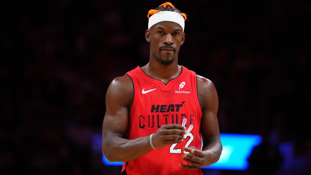 Heat suspend Warriors trade target Jimmy Butler, will listen to offers – NBC Sports Bay Area ...