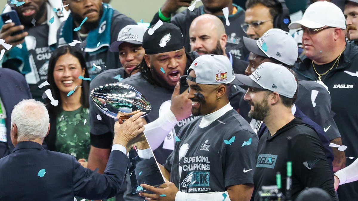 Live updates: Eagles beat Chiefs 40-22 in Super Bowl LIX – NBC Sports ...