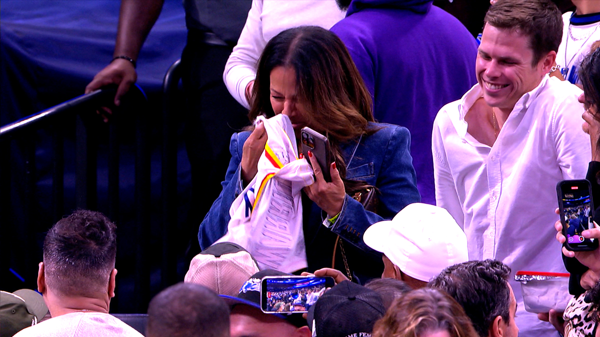Steph Curry’s jersey smell after 56-point performance stuns mom Sonya ...