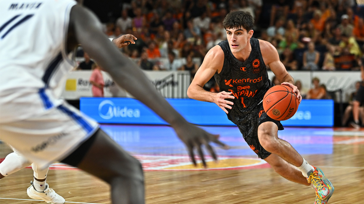 Warriors sign Australian guard Taran Armstrong to two-way contract ...