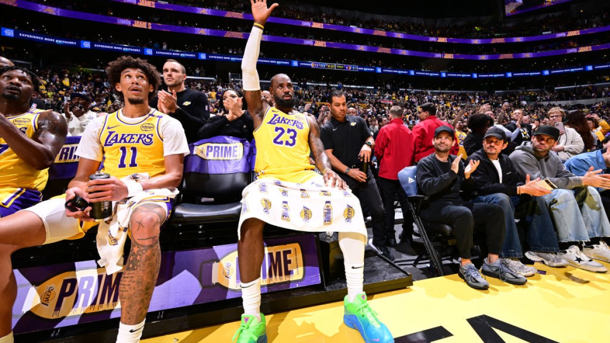 Lakers star LeBron James becomes first NBA player to score 50K points ...