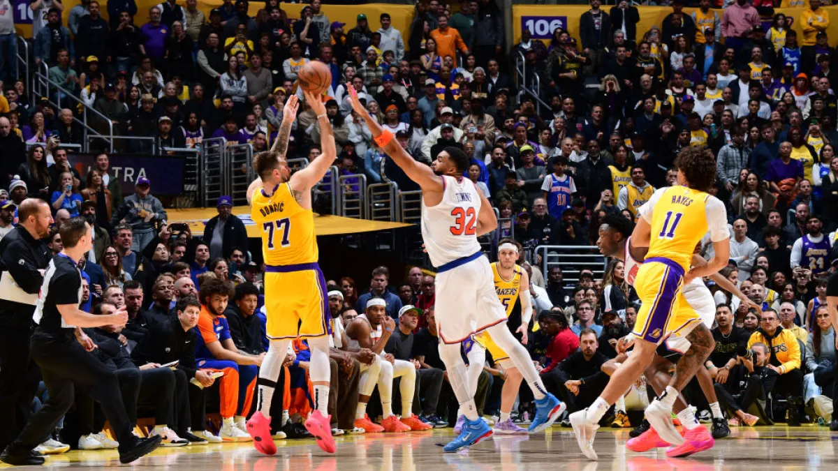 Lakers rally to beat Knicks in OT 113-109 for 8th straight win – NBC ...