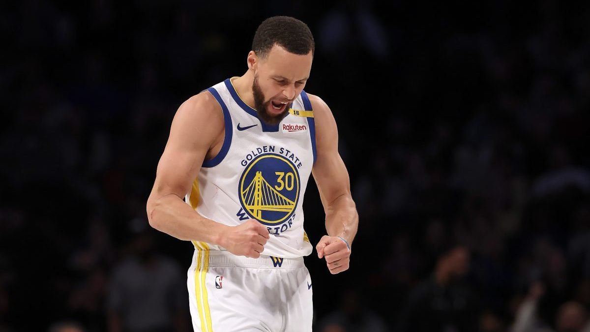 Steph Curry reaches historic NBA career-scoring milestone vs. Pistons – NBC Sports Bay Area ...