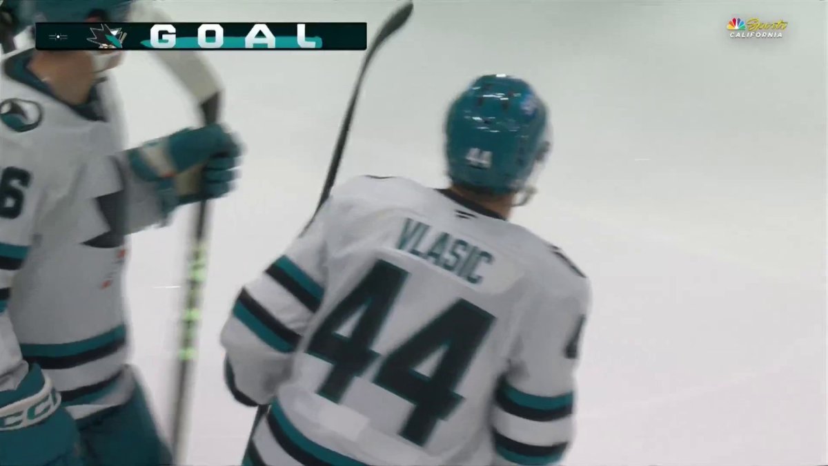 Marc-Edouard Vlasic scores third-period goal to put Sharks within one ...