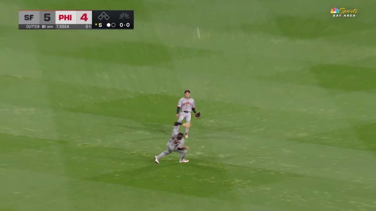 Tyler Fitzgerald makes incredible over-the-shoulder catch vs. Phillies ...