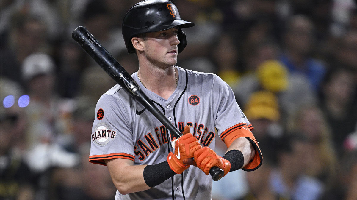 Giants put Tyler Fitzgerald on IL with rib injury, recall Brett Wisely ...