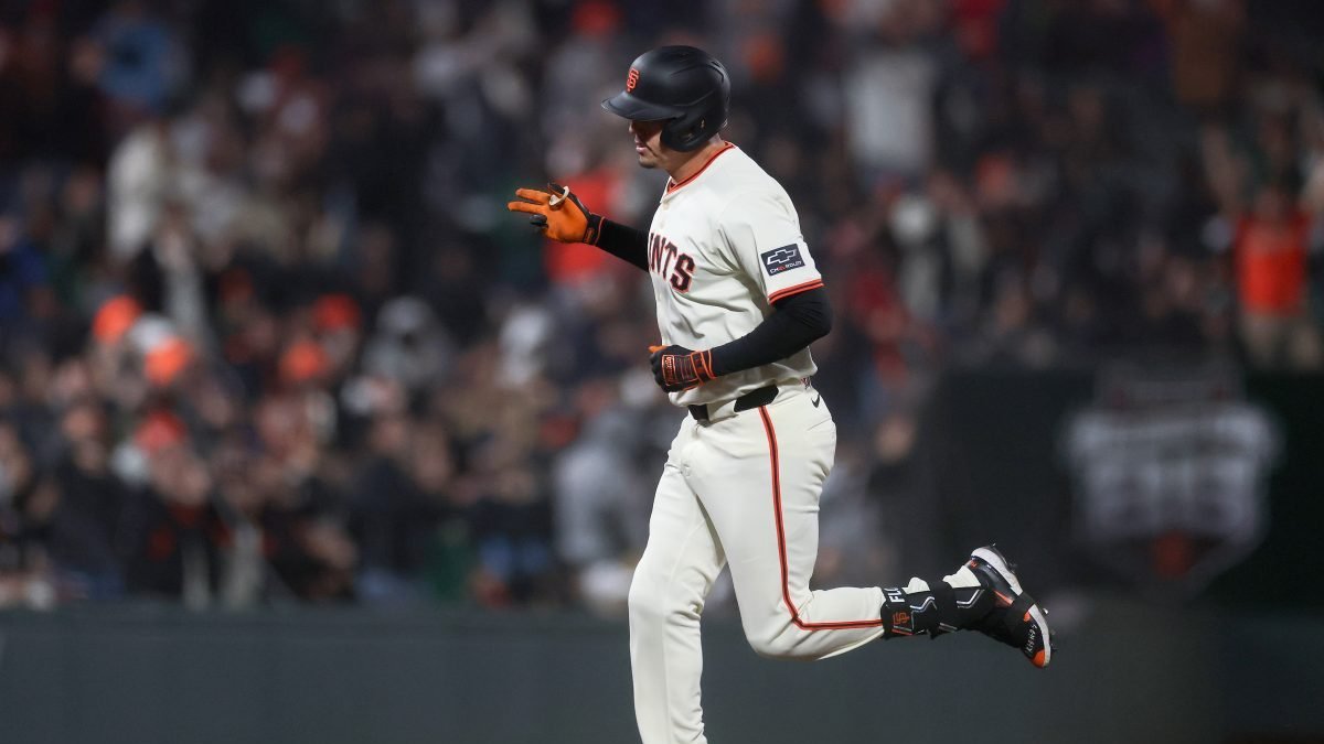 Giants observations: Jung Hoo Lee, Wilmer Flores come up clutch in win ...