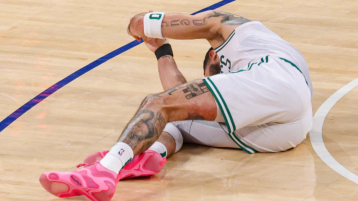 Jayson Tatum suffers scary leg injury in Celtics-Knicks Game 4 – NBC Sports Bay Area & California