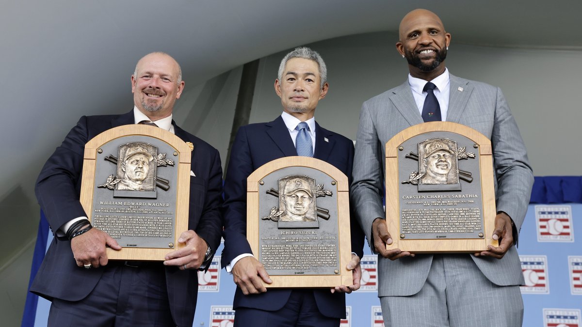 Ichiro Suzuki adds humorous touches to Hall of Fame induction ...