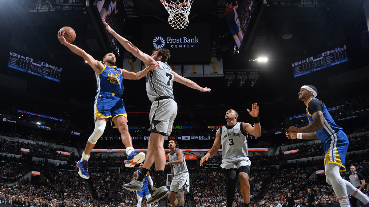 Warriors observations: Steph Curry drops epic 49 to stun Spurs – NBC ...
