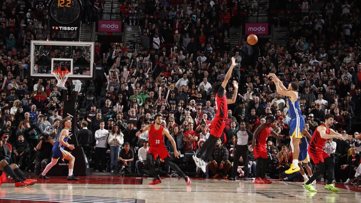 Warriors observations: Steph Curry flurry wasted again in loss – NBC ...