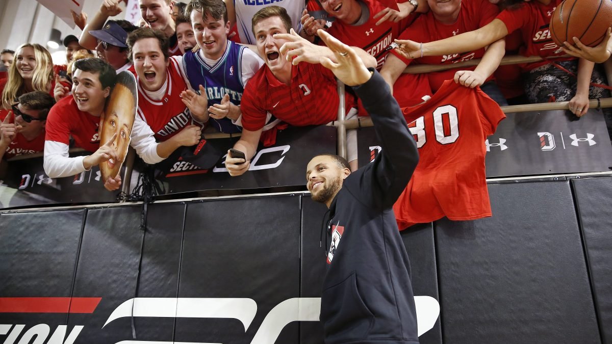 Warriors star Steph Curry returns to Davidson for unique honor – NBC ...