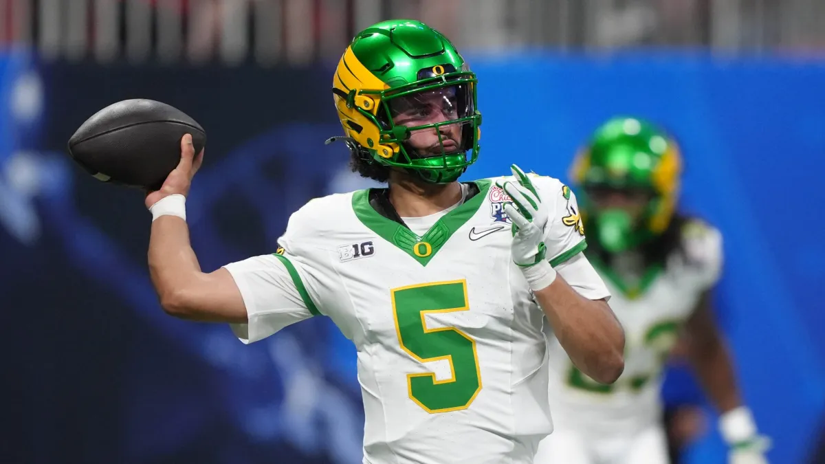Oregon QB Dante Moore to stay in school, not enter 2026 NFL Draft – NBC ...