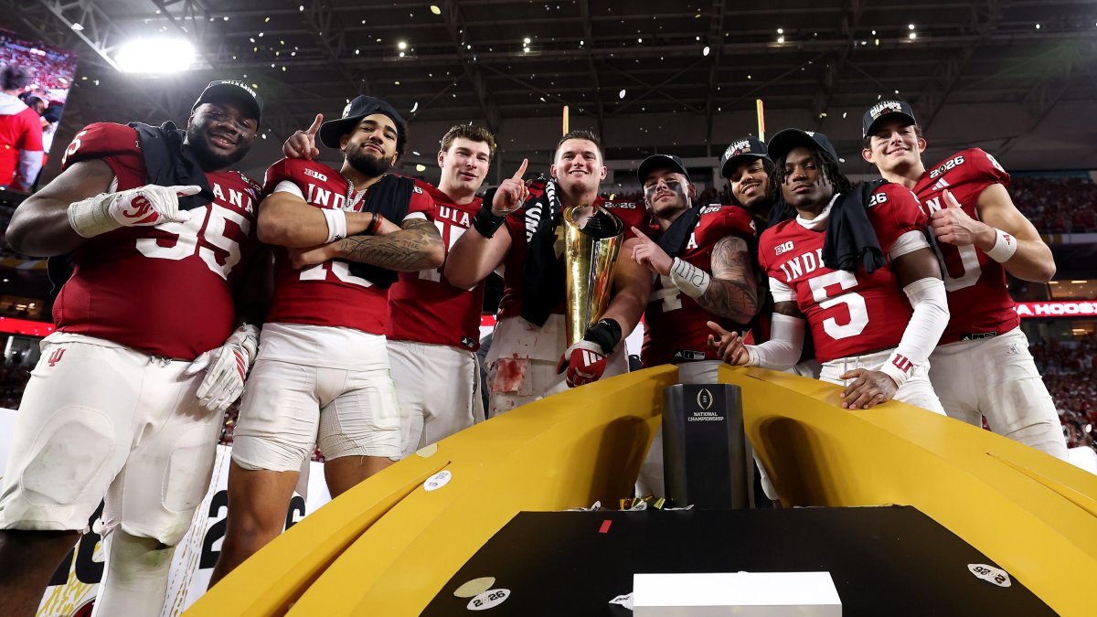 Live updates: Indiana beats Miami in CFP National Championship game ...