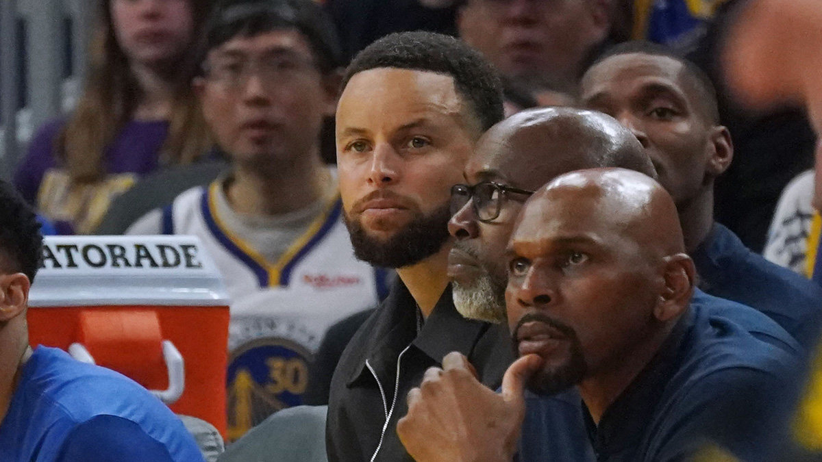 Most Warriors fans want Steph Curry shut down until play-in – NBC ...